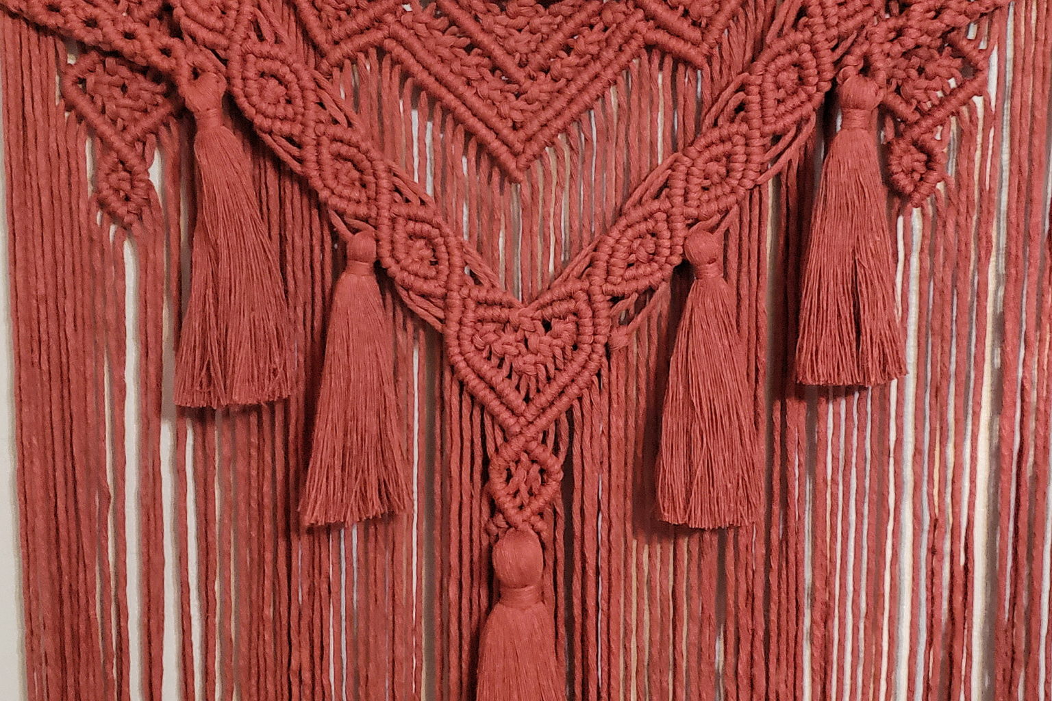 Easy Picture Tutorial: How to Make Macramé Tassels – EasyPeasyMakers